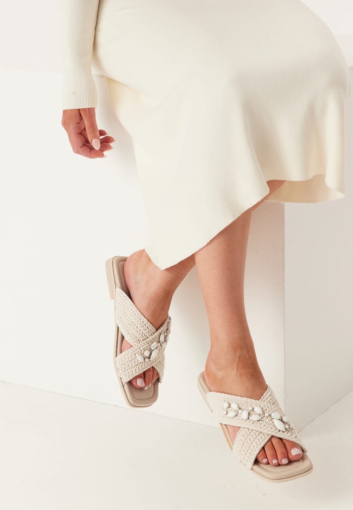 INUIKII Slipper Woven Crossed Stones - Bubbleroom